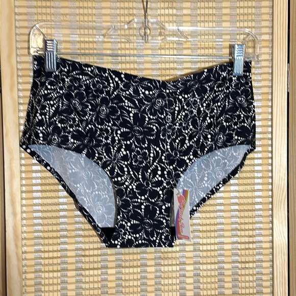 Cheek Boss | Intimates & Sleepwear | Cheek Boss Black White Floral ...
